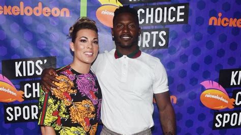Former NFL Player Antonio Brown Claims His Snapchat Was Hacked