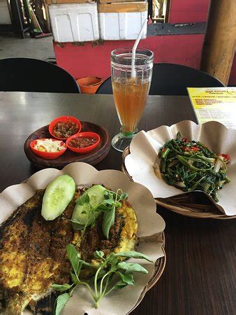 WARUNG IKAN BAKAR JIMBARAN DAENG NABA Tuban Restaurant Reviews