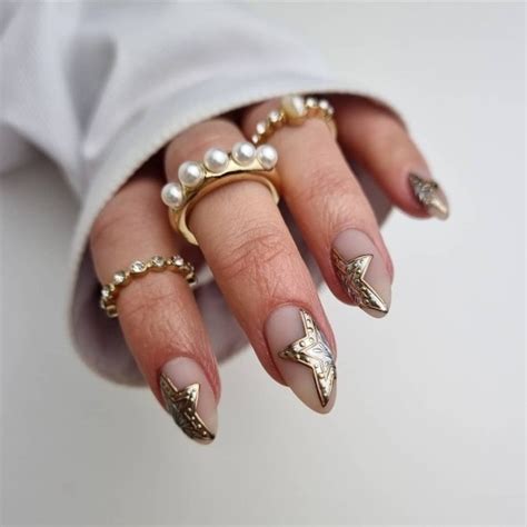 25 Awesome New Year S Eve Nail Art Ideas Chrome Star Nails