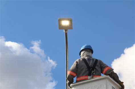 Mais de 4 1 mil lâmpadas comuns já foram trocadas por LED em Ponta