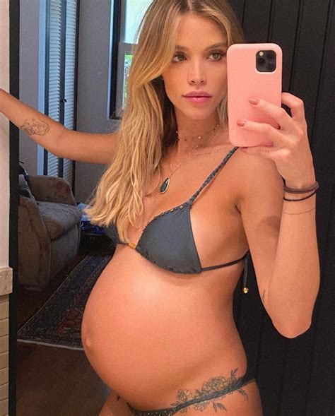Carol Dias Exibe Barrig O De Reta Final Da Gravidez Em Clique De