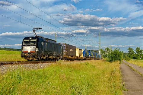 193 668 MRCE TXL Mit Einem KLV Zug Bei Oberdachstetten Richtung