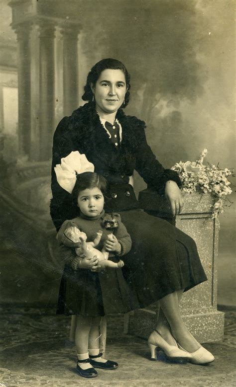 Antonia Llorens Cuallado i Antonia Casañ Llorens Biblioteca Pública