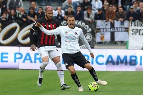 Hasil Klasemen Dan Top Skor Liga Italia Empat Besar Sengit Milan