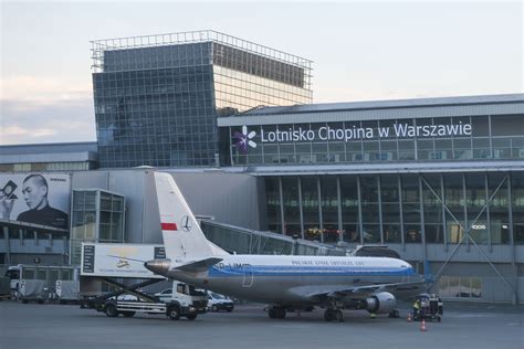 Ewakuacja Na Lotnisku W Warszawie Dym W Kokpicie