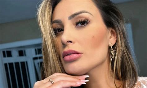 Imagens Fortes Andressa Urach Faz Bifurca O Na L Ngua E Choca A Web