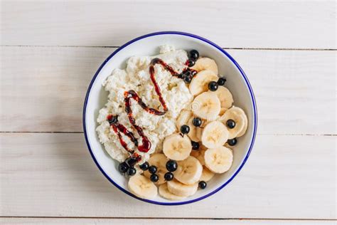 Queijo De Requeijão Orgânico Xarope De Fenda E Banana Para Café Da