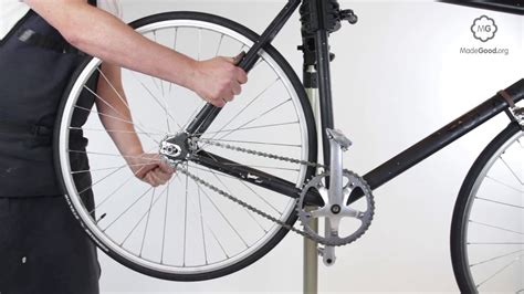 Monter Une Roue Arrière Sans Dérailleur De Vélo et Tendre La Chaîne