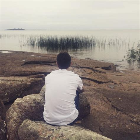 É preciso sair da ilha para ver a ilha Não nos vemos se não saírmos