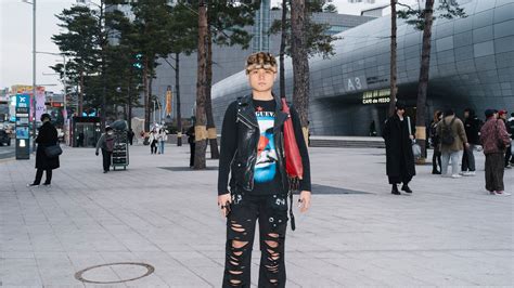 Comment s habillent les personnalités du street style à la Fashion Week