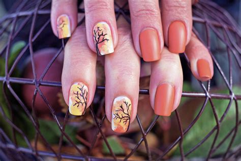 Fall Leaf Nail Designs