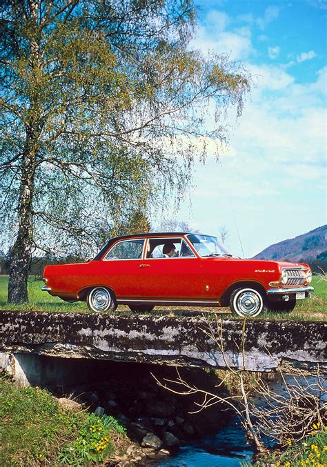 VadeRetro El Opel Rekord A cumple 60 años