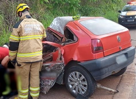 Motorista invade contramão bate em carreta e morre na MG 188 em