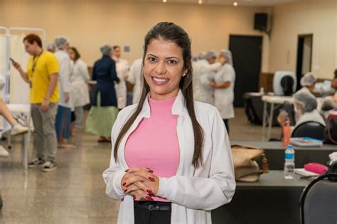 Sem tempo para realizar a pós graduação Farmacêutica esteta sofria