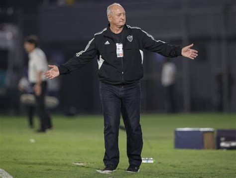 Os outros que joguem e vejam o que conseguem Felipão quer Galo