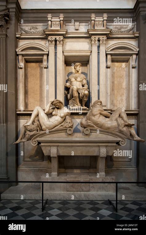 Sepulcro renacentista de Giuliano di Lorenzo de Medici con el día y la