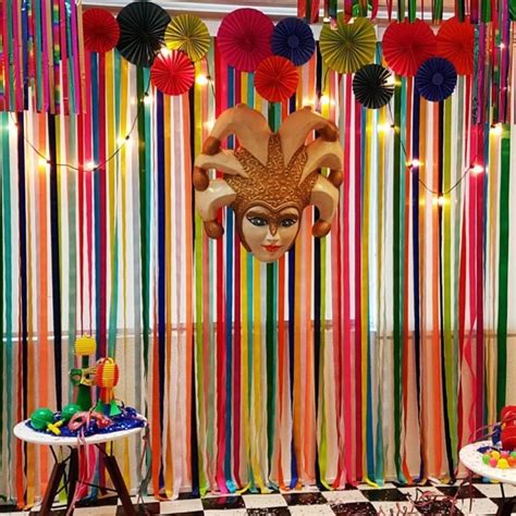 Decoração de Carnaval 40 ideias BARATAS para animar a casa Decoração