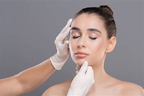 Chirurgien et médecin esthétique pour rhinoplastie à Marseille