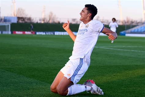 Real Madrids Alvaro Rodriguez Whirlwind Week Ends In Champions League