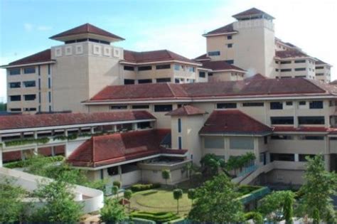 UKM Specialist Centre Profil List Dokter Biaya Berobat MediSata