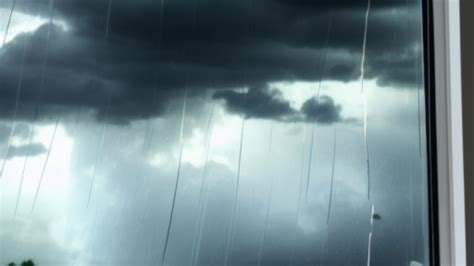 Sleep Deeply With Soothing Rain AndDistant Thunder Sounds Your