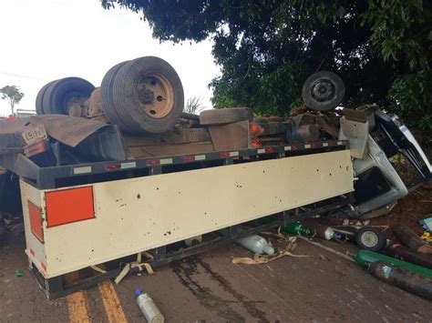Acidente entre carro e caminhão deixa dois mortos na PR 576 diz PRE
