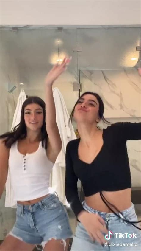 Pin de Zineb ighir em tik tok Vídeo Vídeos de dança Garotas