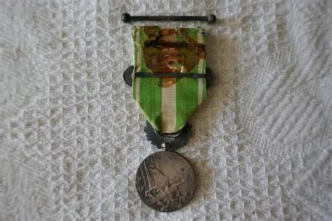 MÉDAILLE MILITAIRE DU Maroc en argent poinçon barrette HAUT GUIR EUR 75
