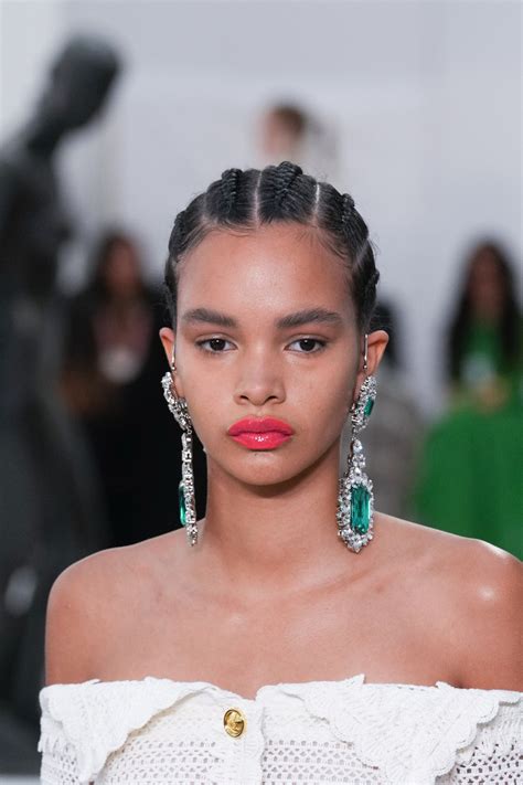 6 Tendances Coiffure Et Maquillage Que L On Verra Partout Au Printemps