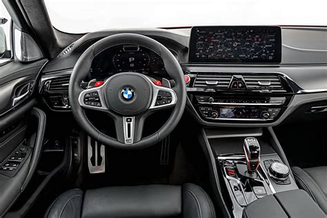 BMW M5 ganha facelift e aperfeiçoamentos para linha 2021