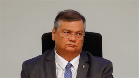 Novo lança abaixo assinado contra indicação de Dino ao STF