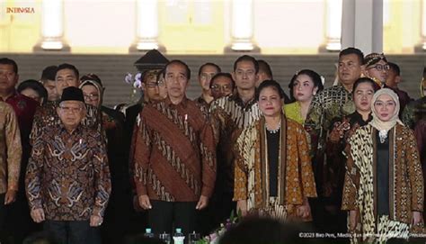 Istana Berbatik Ini Motif Batik Yang Dipakai Jokowi Dan Iriana