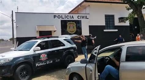 Polícia Civil prende foragido e investiga se ele tem participação em