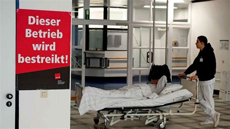Beschäftigte fordern mehr Geld Am Montag Streik in Vivantes Kliniken