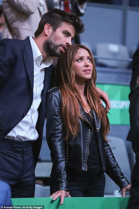 Shakira Hits Out At Ex Gerard Pique S New Girlfriend Clara Chia In