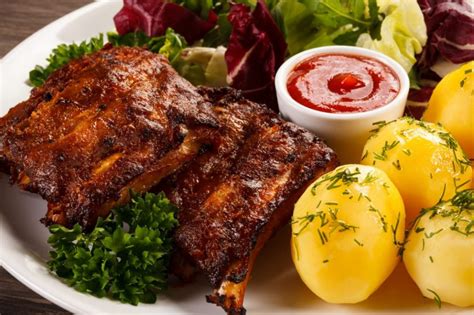 Cómo hacer costillas de cerdo a la barbacoa con verduras Brasas y