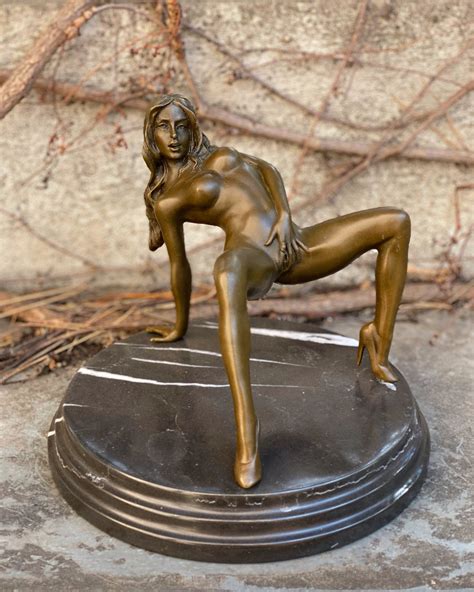 Erotische Bronze Skulptur Einer Weiblichen Nackten Kunst Etsy