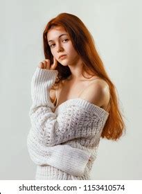 290 imágenes de Embarrassed naked woman Imágenes fotos y vectores de