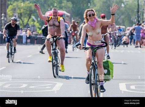 Londres Reino Unido Th De Junio De The World Naked Bike Ride