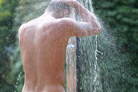 Lavarsi con acqua fredda fa bene Curiosità di Quellidicasa