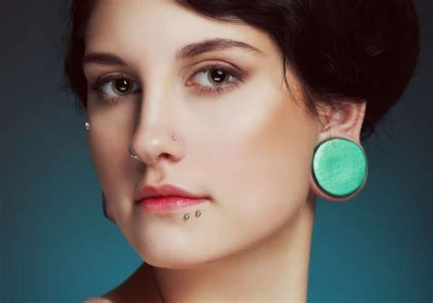 What Is A Spider Bite Piercing The Procedure Aftercare