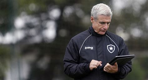 Botafogo oficializa a saída do técnico Luis Castro Agora MT