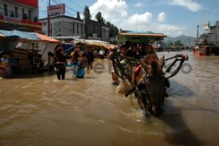 Banjir Akibat Luapan Sungai Citarum Di Desa Dayeuhkolot Datatempo