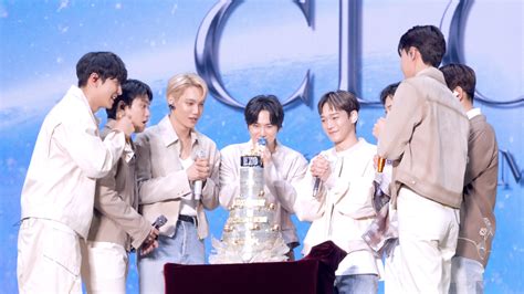 Exo On Twitter Exo Clock Record Exo Th Anniversary Fanmeeting