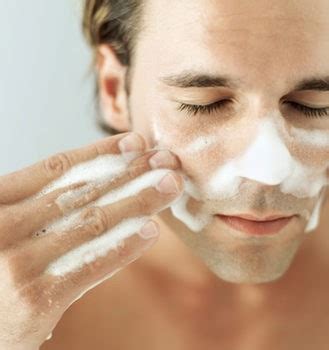 Tratamientos De Belleza Para Hombres Limpieza Facial B Sica Paso A