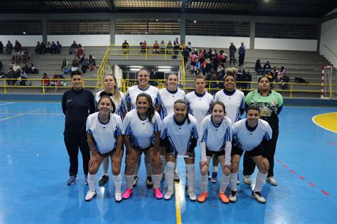 Goleadas marcam início da Copa Bragança Regional de Futsal Feminino