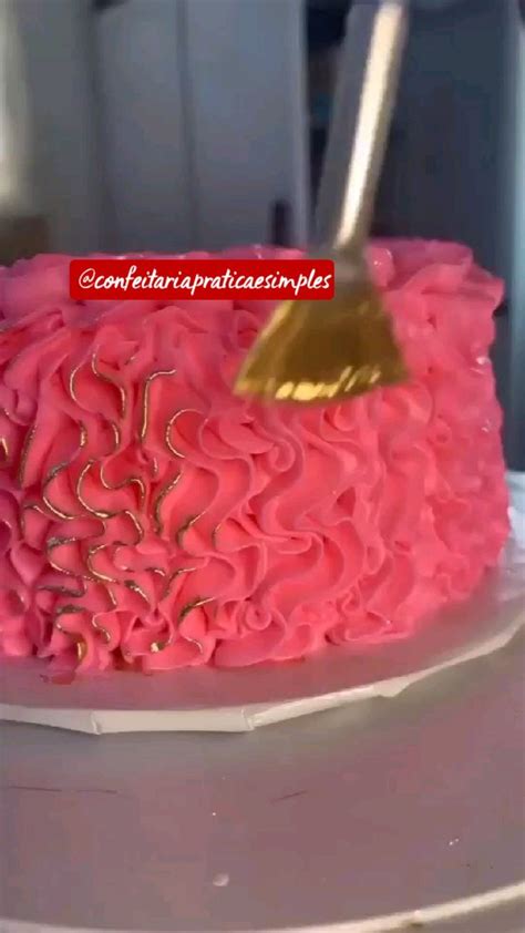 Bolo De Morango Decorado Detalhes Dourado Bolo De Anivers Rio