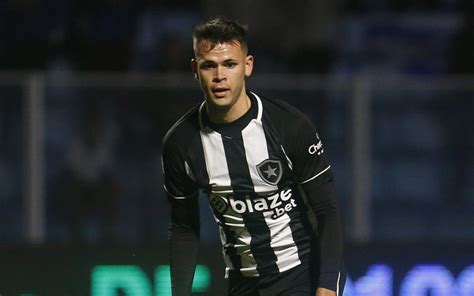 Americano Jacob Montes Estreia Pelo Botafogo E Recebe Elogios De Lu S