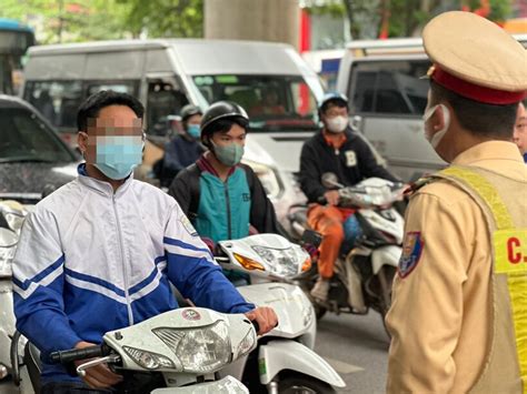 Tăng cường kiểm tra xử lý học sinh sinh viên vi phạm giao thông