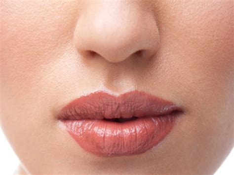 What Happens When U Keep Licking Your Lips Lipstutorial Org